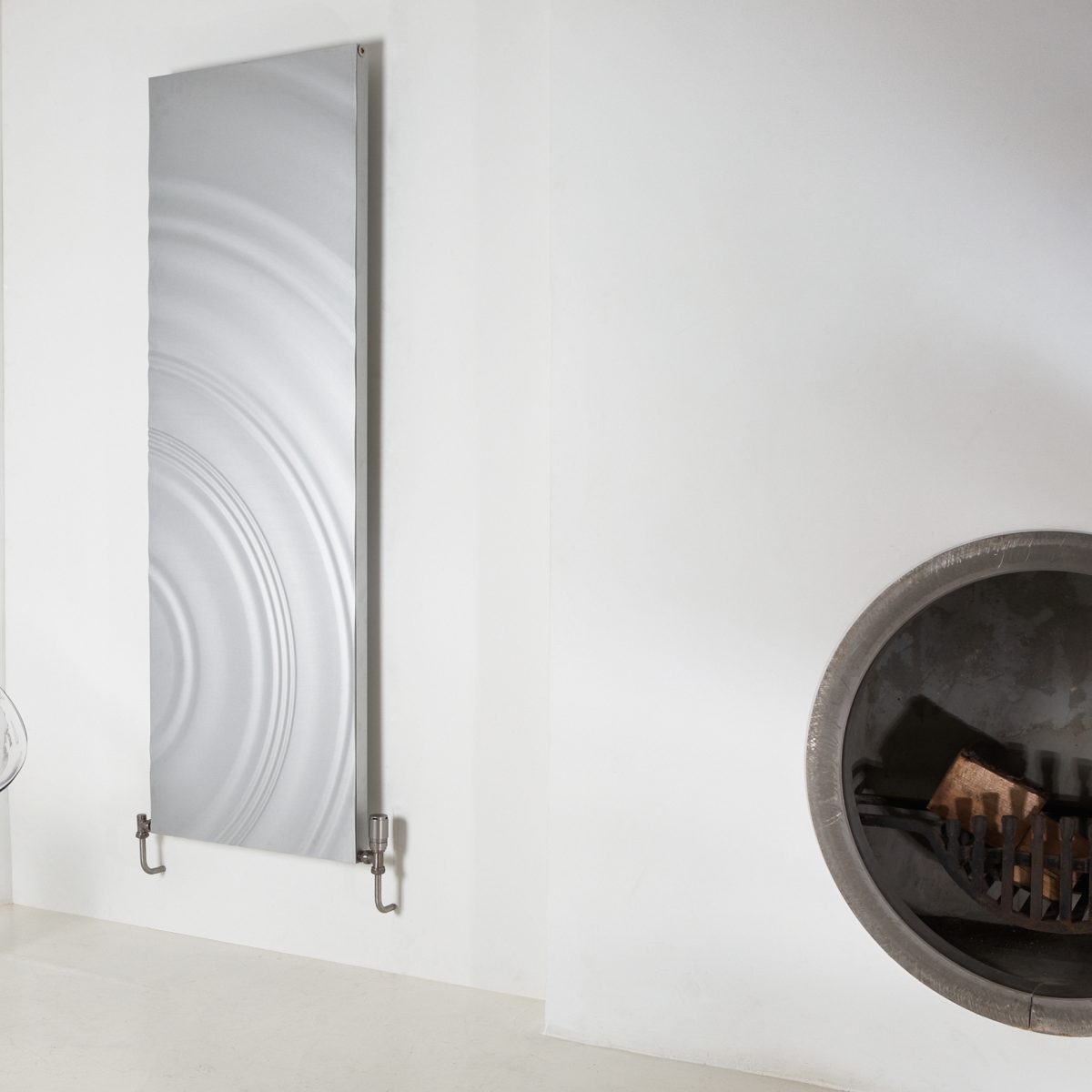 Eleganter Aluminium Design Heizkörper Vertikal Wohnzimmer für Wärme.